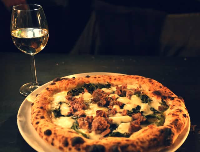 Monella’s Pizza is Neapolitan Porn – BERLIN LOVES YOU